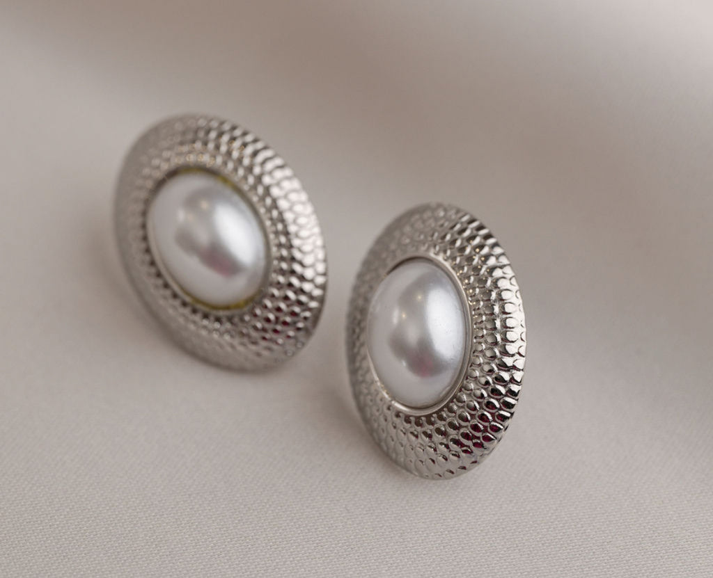 Ada - Silver Pearl Earring – The Dress House