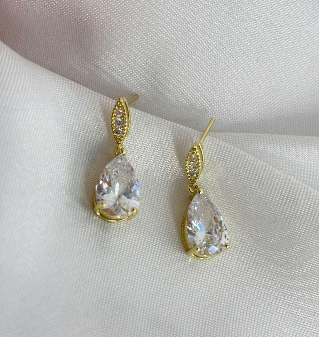 Ellie - Gold Earring – The Dress House