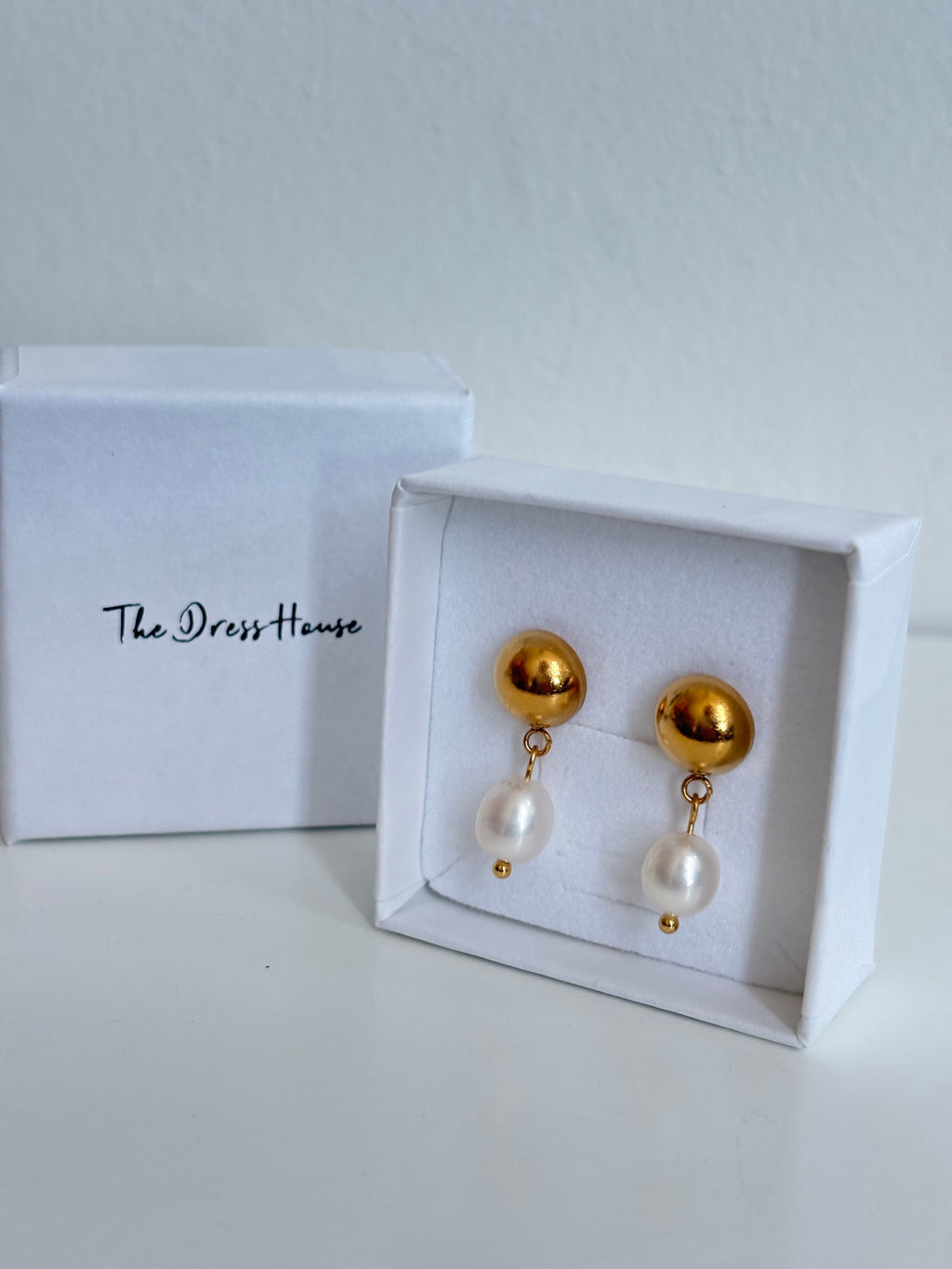 Emma - Gold Pearl Earring – The Dress House